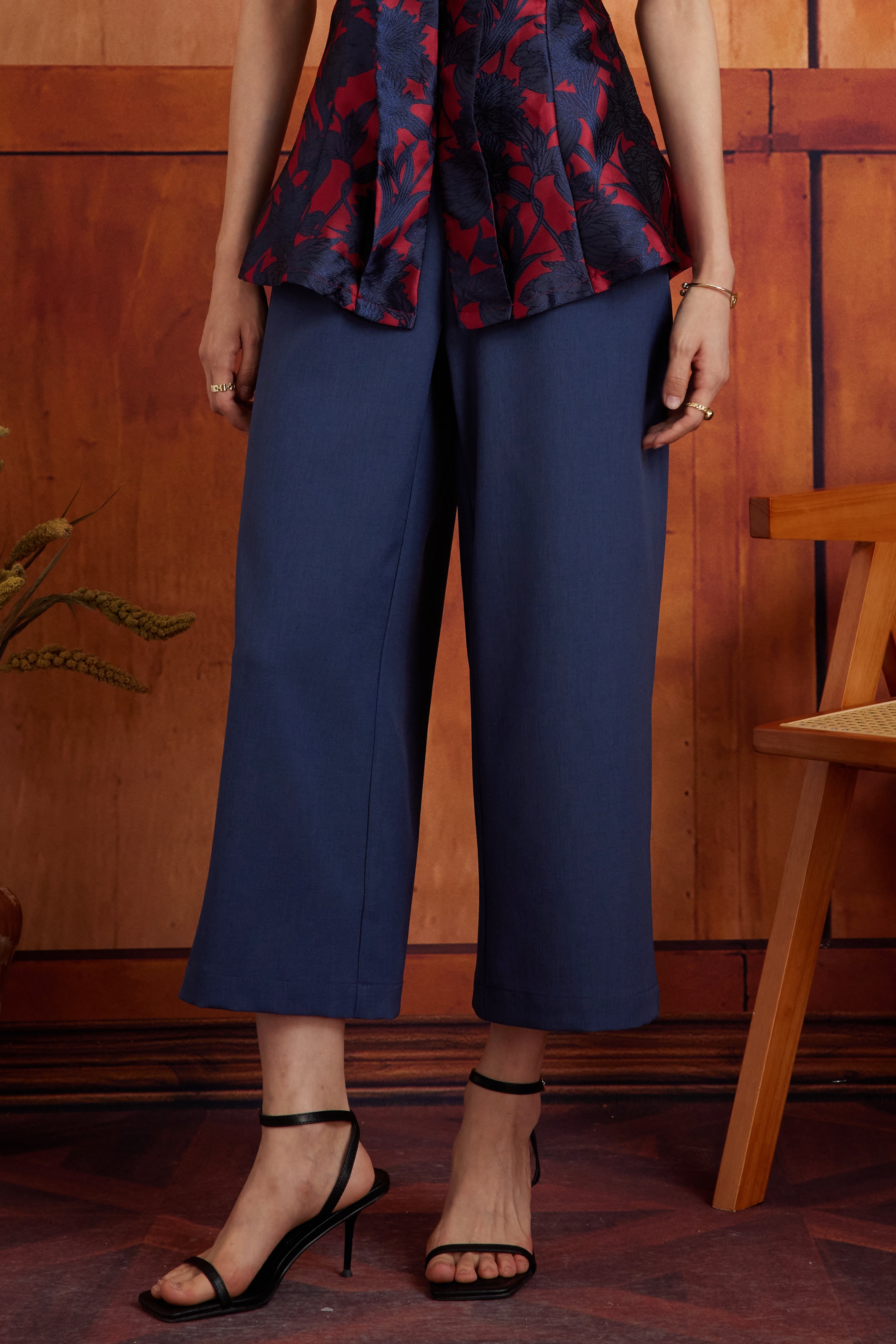 DARIA PANTS IN OXFORD – LARK & PEONY